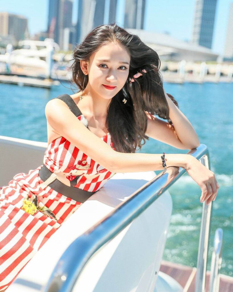 20 Sexy and Hot Chinese Girls in 2024 | Women&Travel